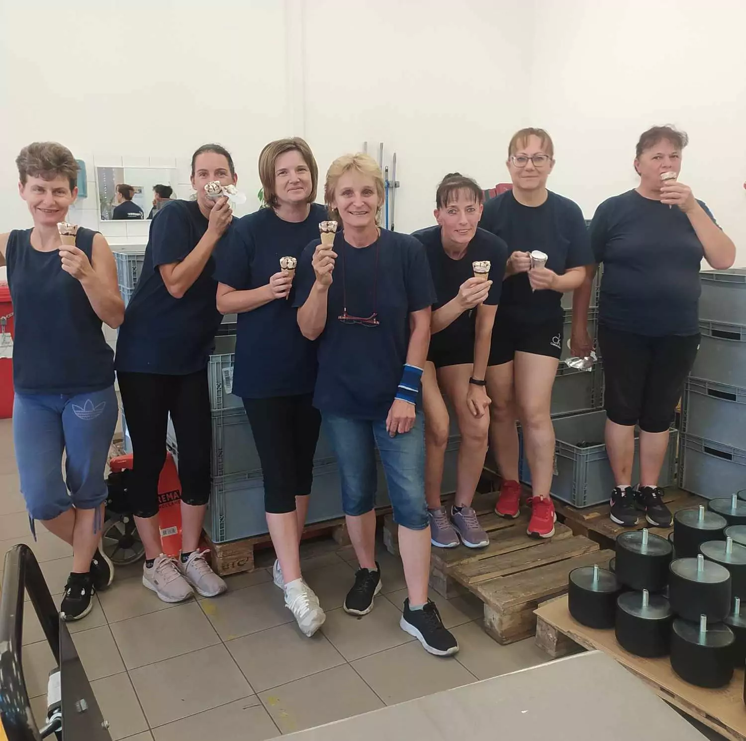 Due to the ongoing hot weather, all workers received ice cream! - Renner